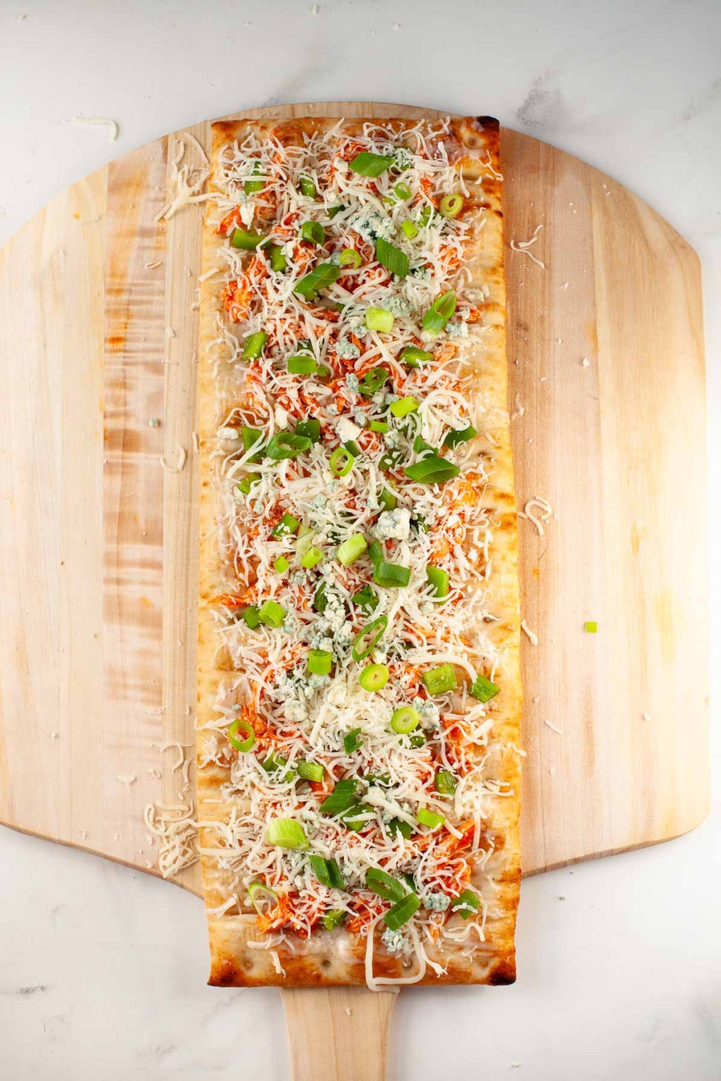 20 Minute Buffalo Chicken Flatbread Pizza | Kara Lydon